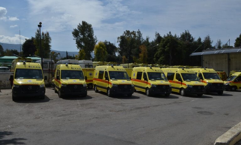 Αυτά είναι τα νέα ασθενοφόρα του ΕΚΑΒ! - Carpress.gr
