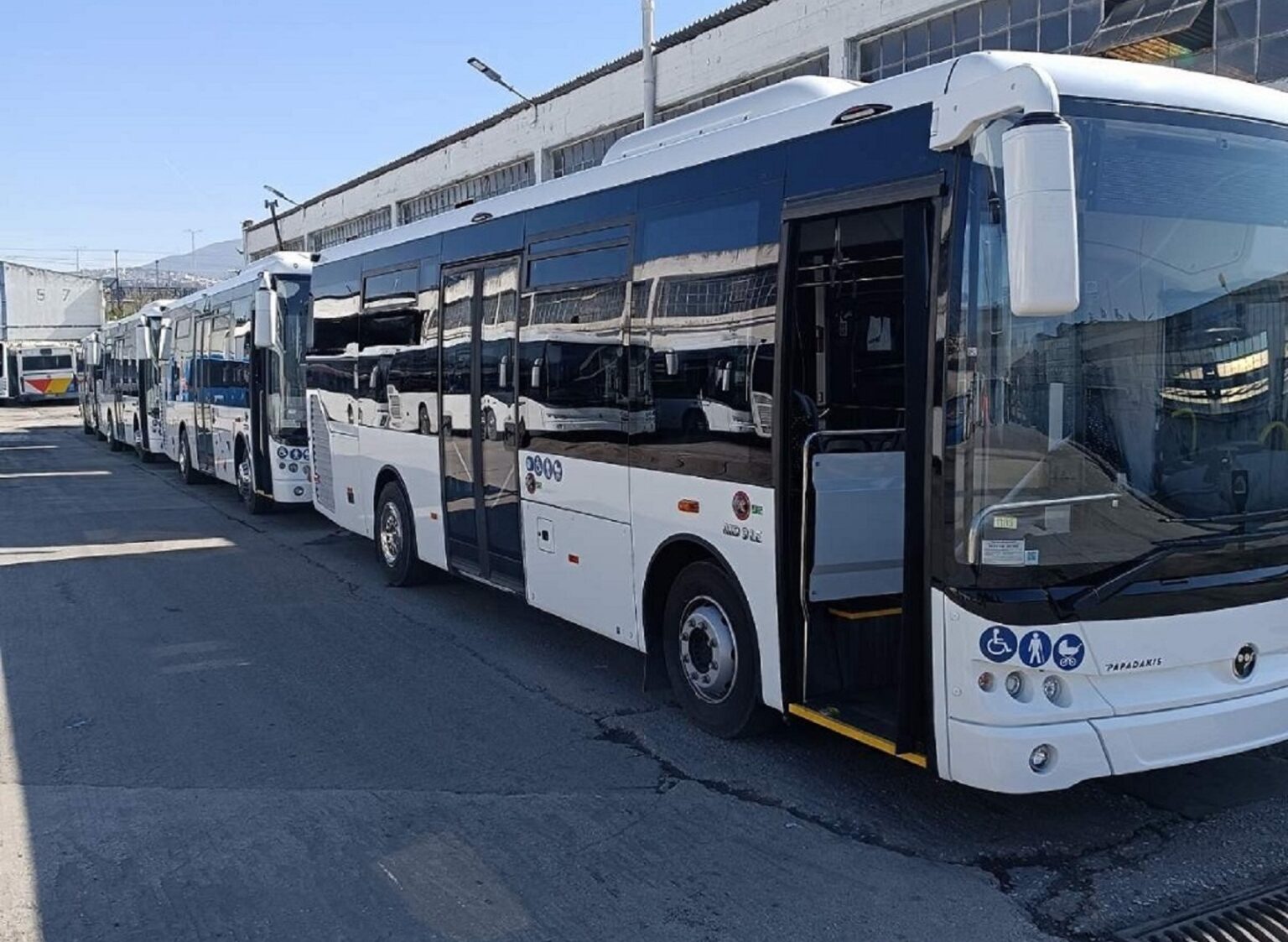 Πόσα είναι τα καινούρια λεωφορεία που κινούνται στη Θεσσαλονίκη ...